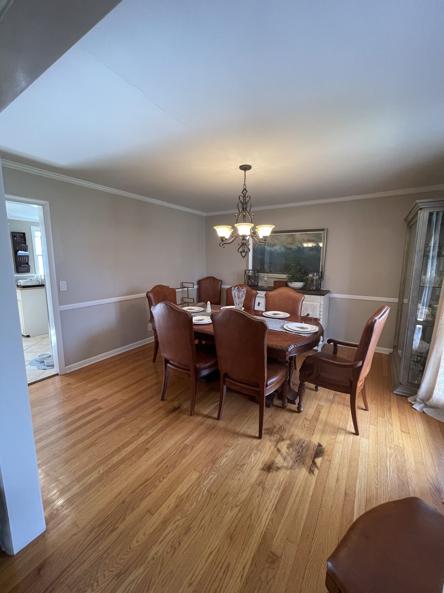 Cracker Box Inspired Cottage Kitchen - Bella Tucker